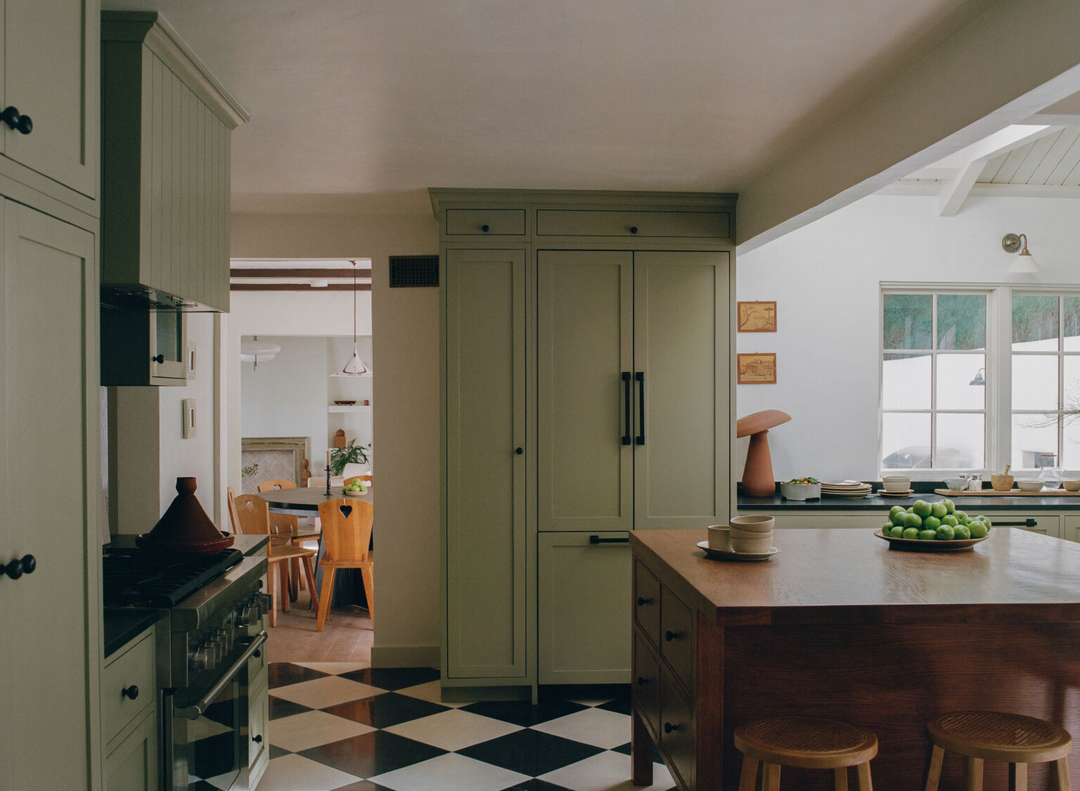 Tudor Revival: 1927 Los Angeles House Remodeled by Designer-Flippers ...