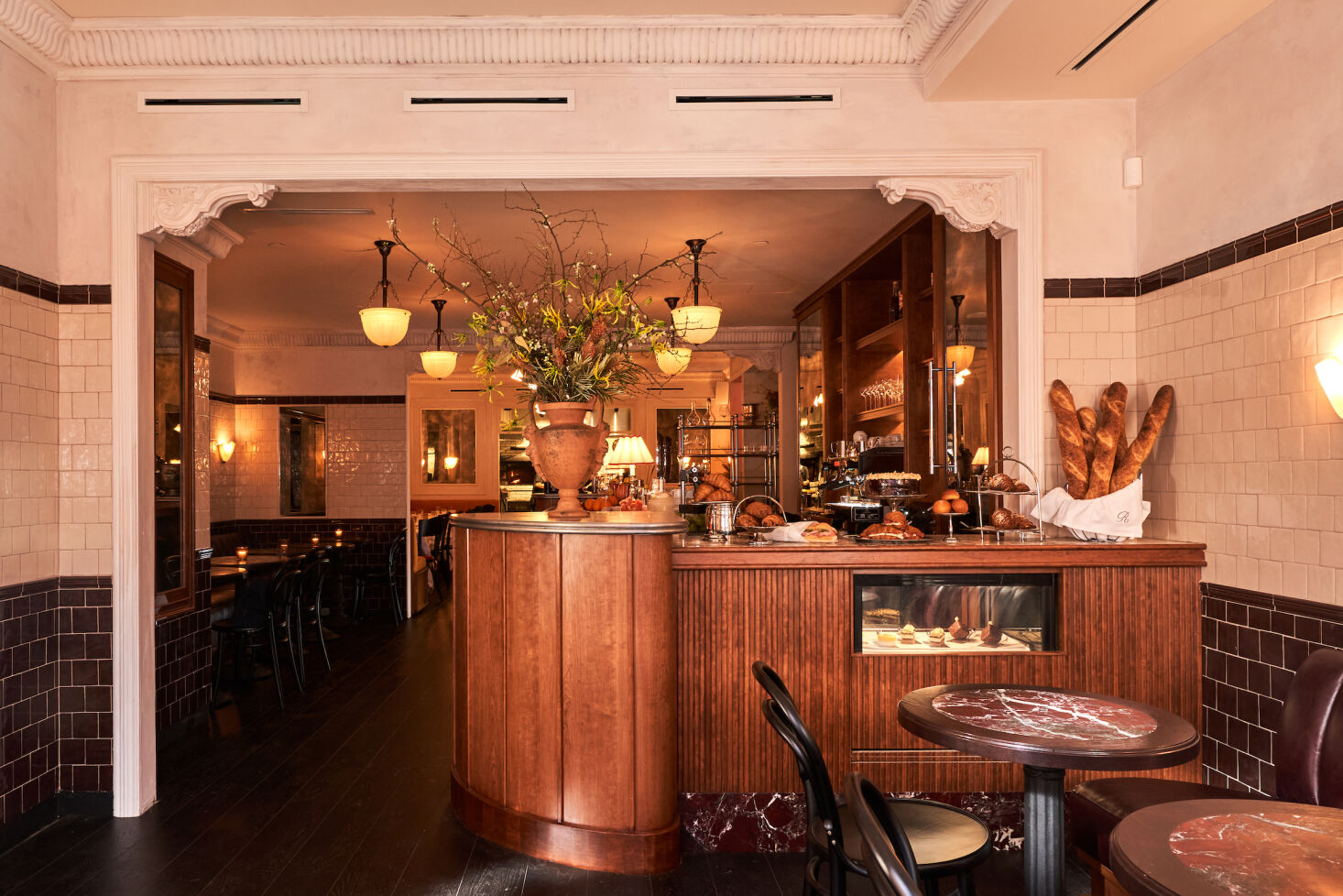 Remodelista Reconnaissance: The Double Tablecloths at Raf's NYC ...