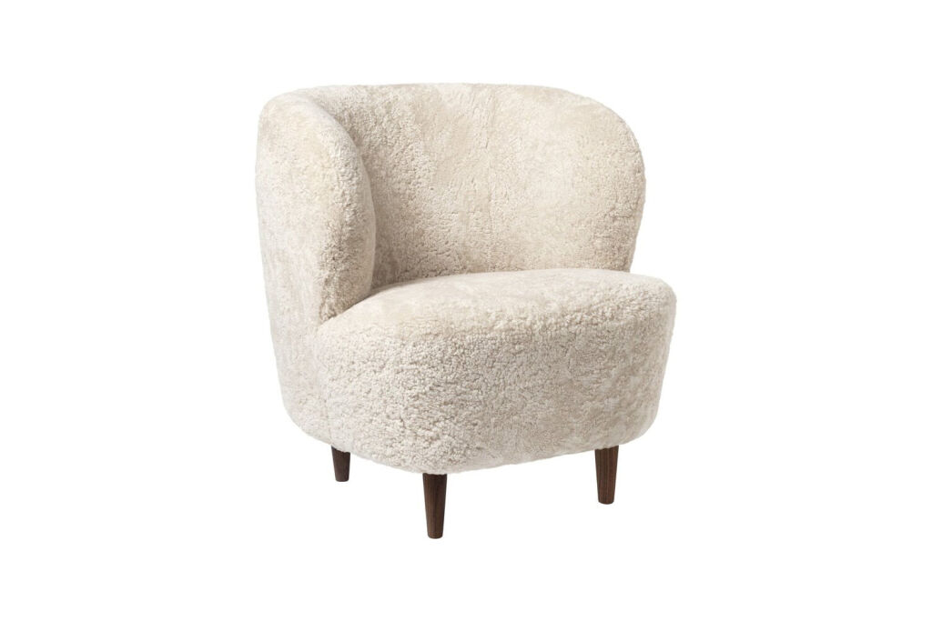 10 Easy Pieces: Sheepskin Lounge Chairs - Remodelista
