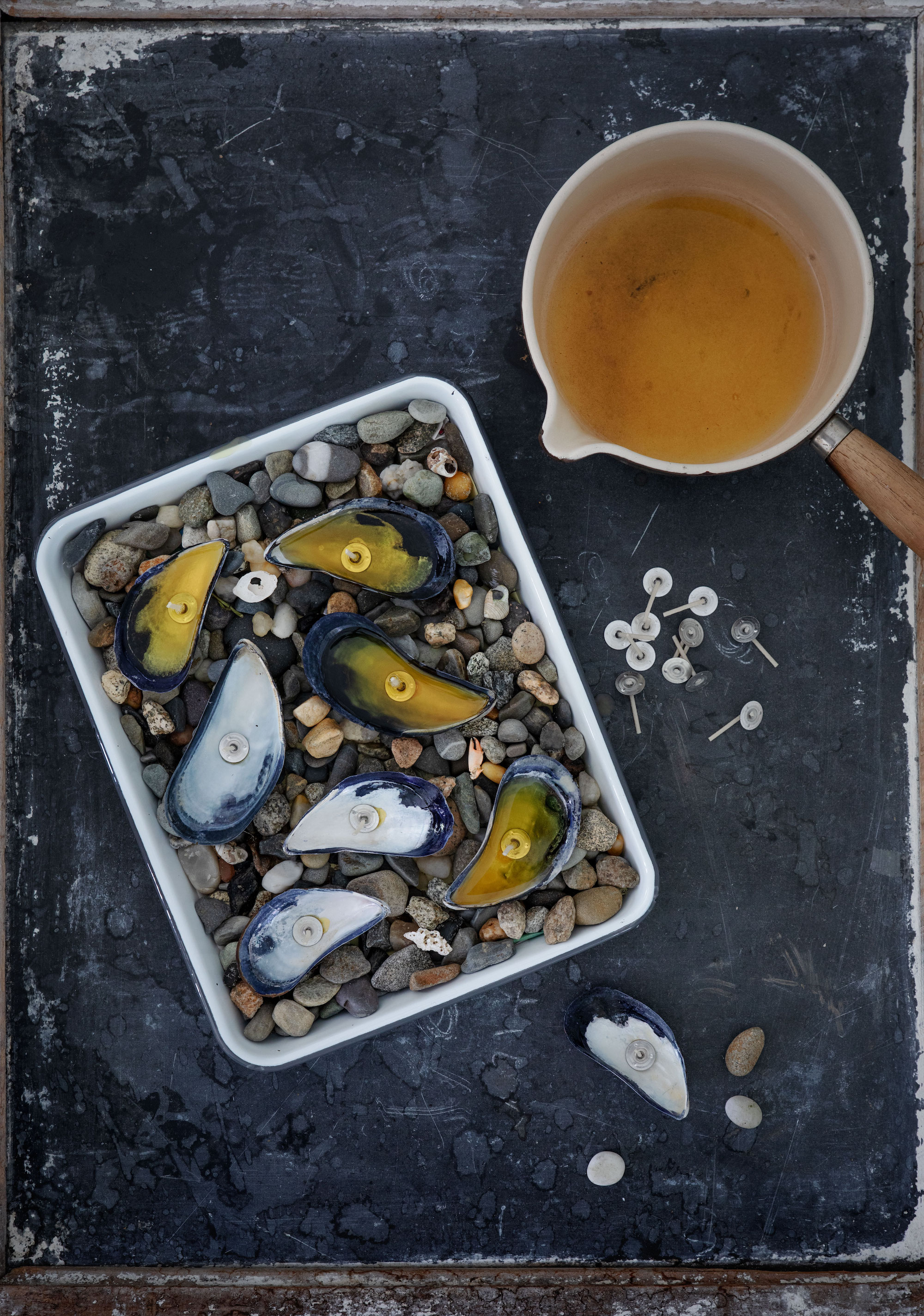 DIY: Mussell Shell Votives for Dark Autumn Nights - Remodelista