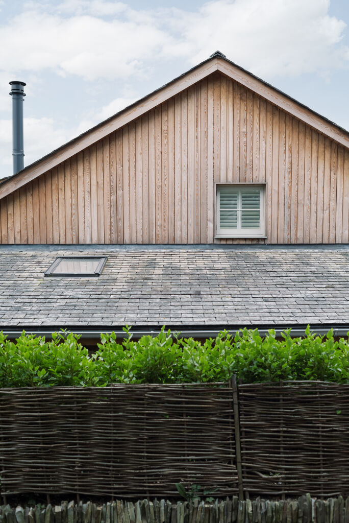 Modern Barn in Cornwall: An Oak-Framed Family Home Built Using Local ...