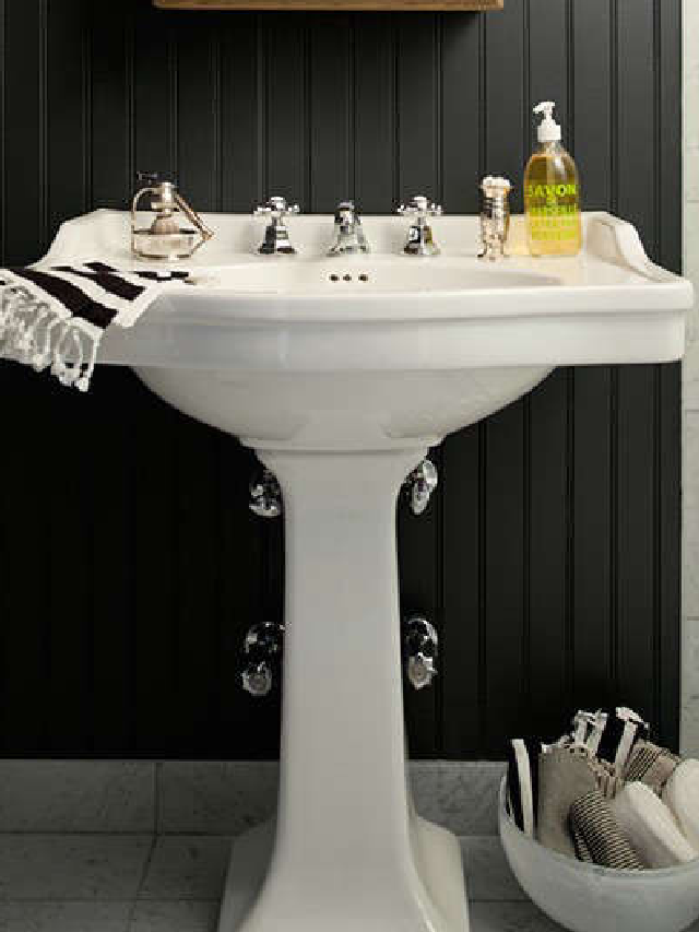 5 Quick Fixes: Instant Bathroom Updates - Remodelista Web Story ...