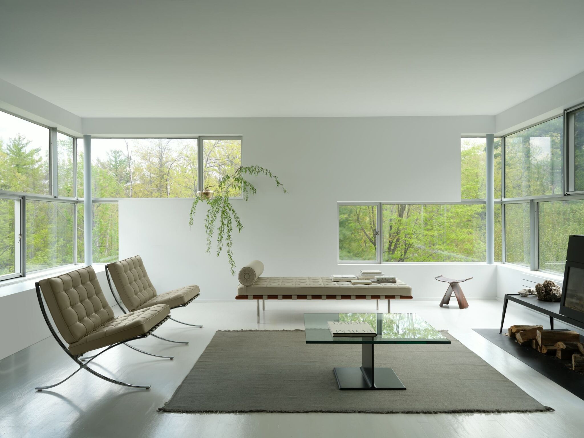 The 10 Best Solid Gray Area Rugs: 10 Easy Pieces