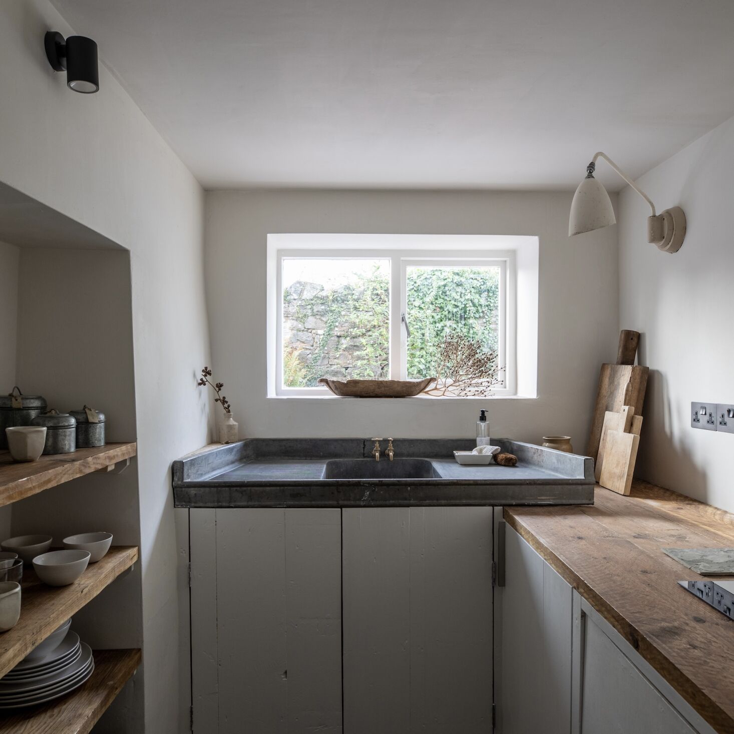 The Unfitted Kitchen: 14 Deconstructed Spaces - Remodelista
