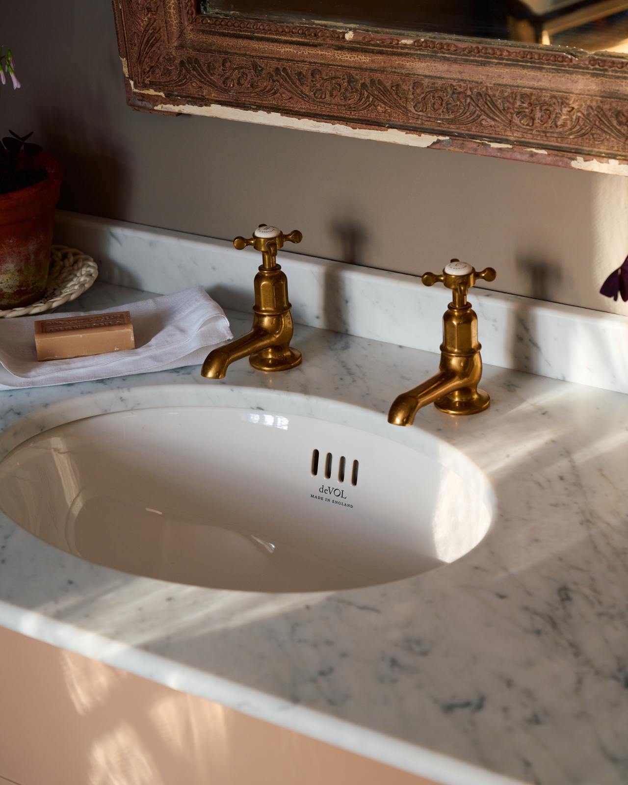 Victorian Washstand from deVOL: The Prettiest Pink Bathroom Vanity