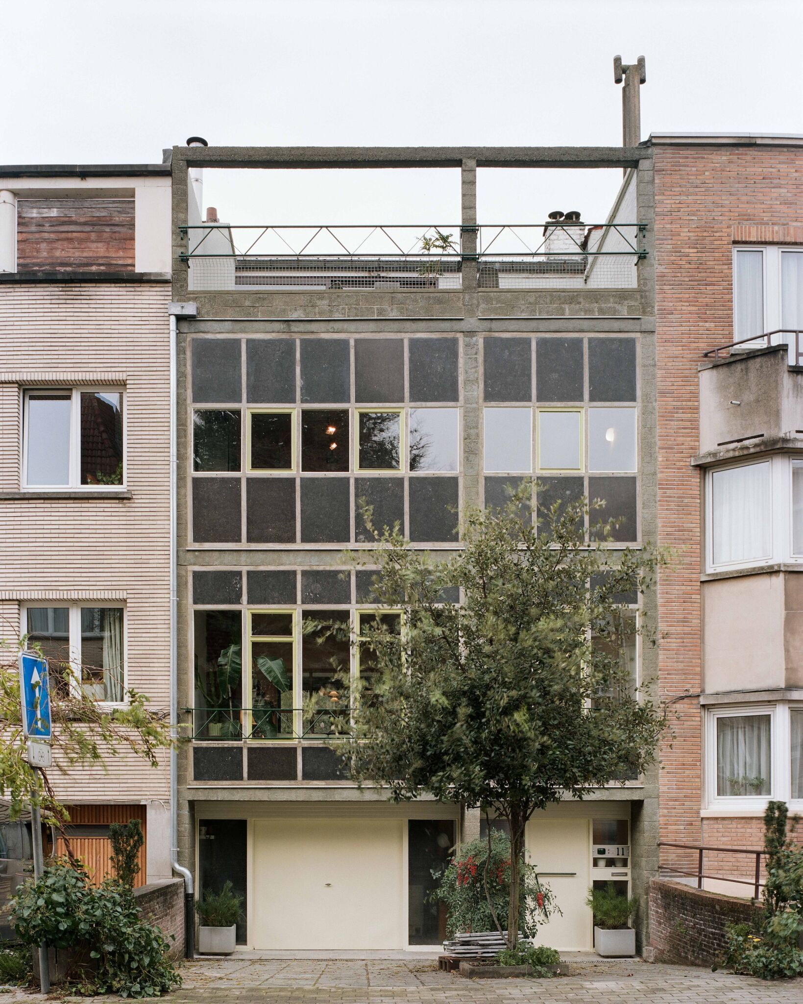 A 1951 Brussels Kitchen by Willy Van der Meeren Masterfully Updated