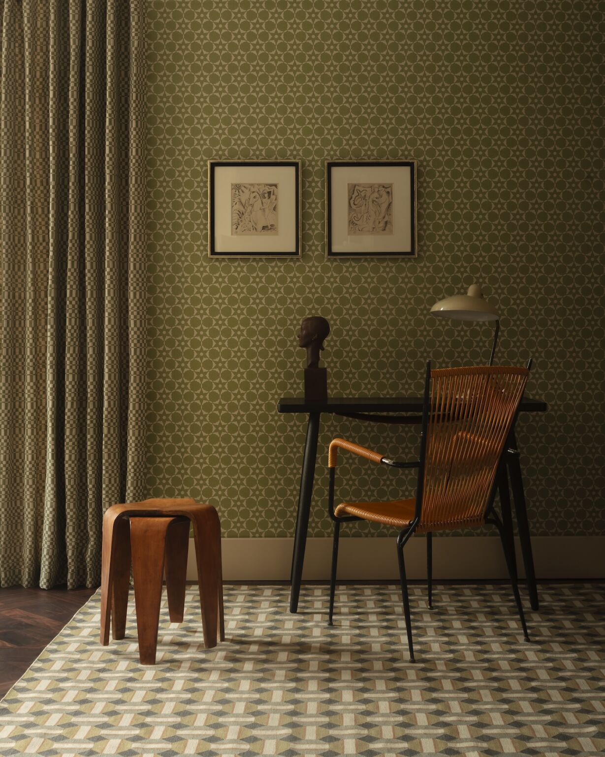 Living with a Mix of Patterns: Textiles, Wallpaper, and Rugs from ...