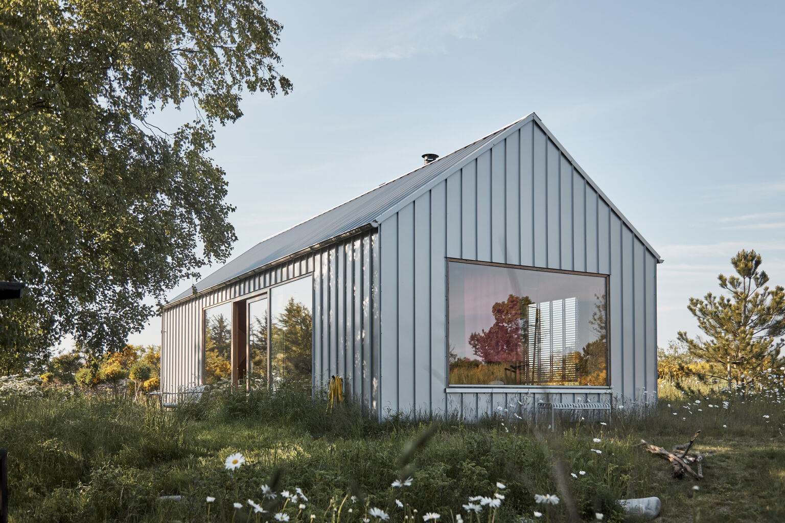Karen Kjaergaard's Summer House in Sjællands Odde, Denmark: A Tour of ...
