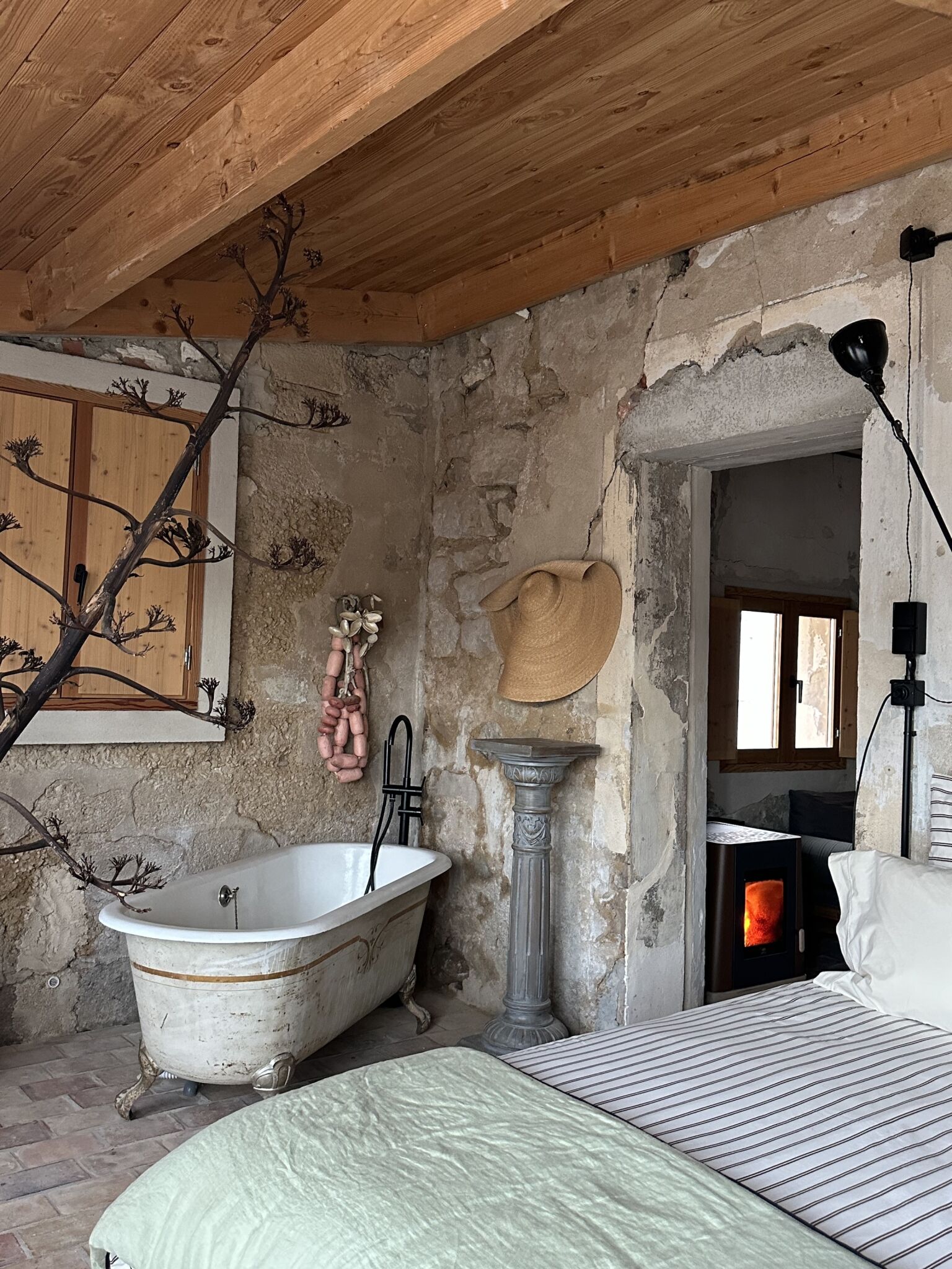 Samena in Marseille: A Seaside Romantic Ruin Turned Chic Rental House