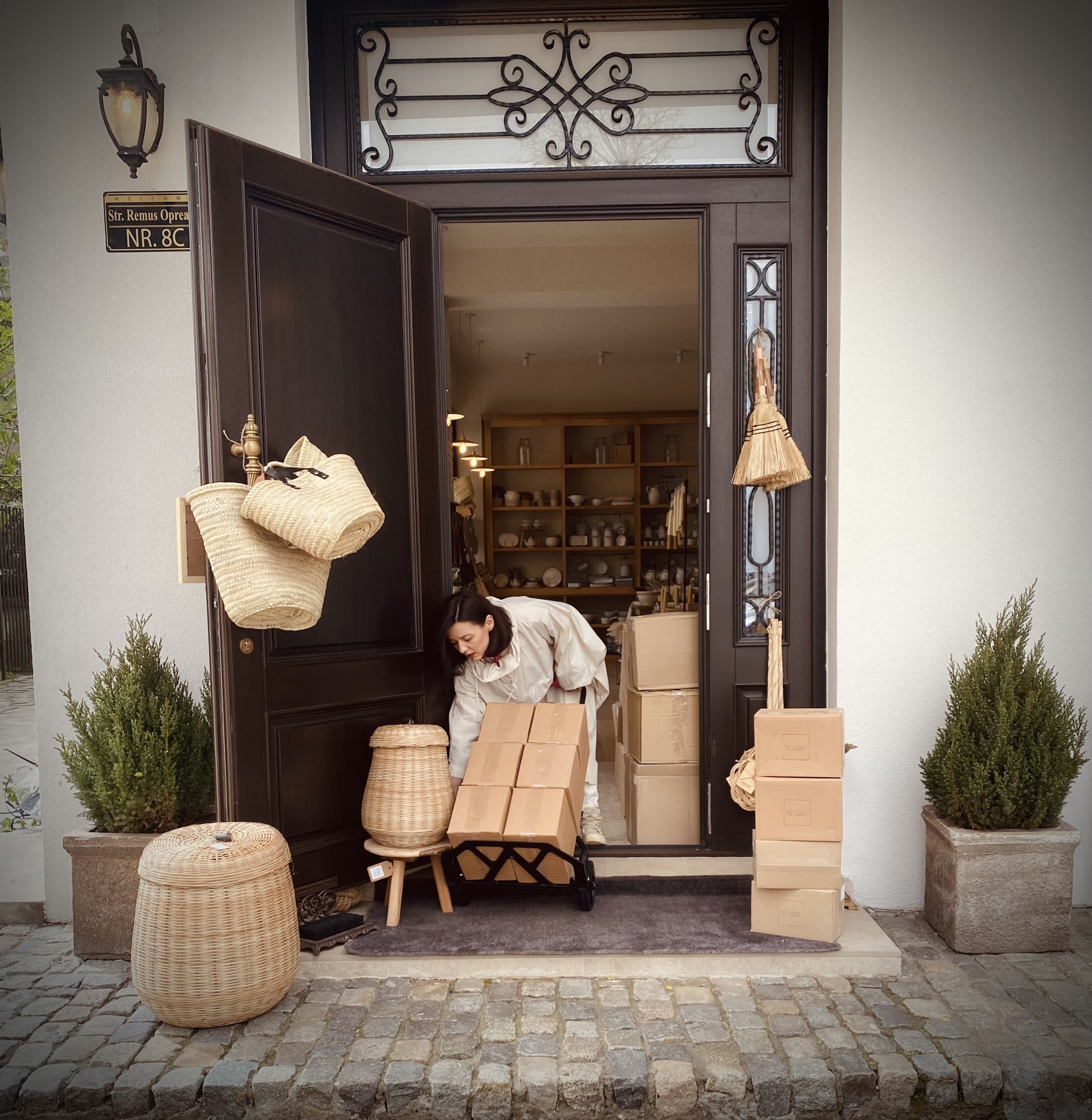 Made-To-Land, Plastic-Free Household Goods from Bric-à-Brac in Romania