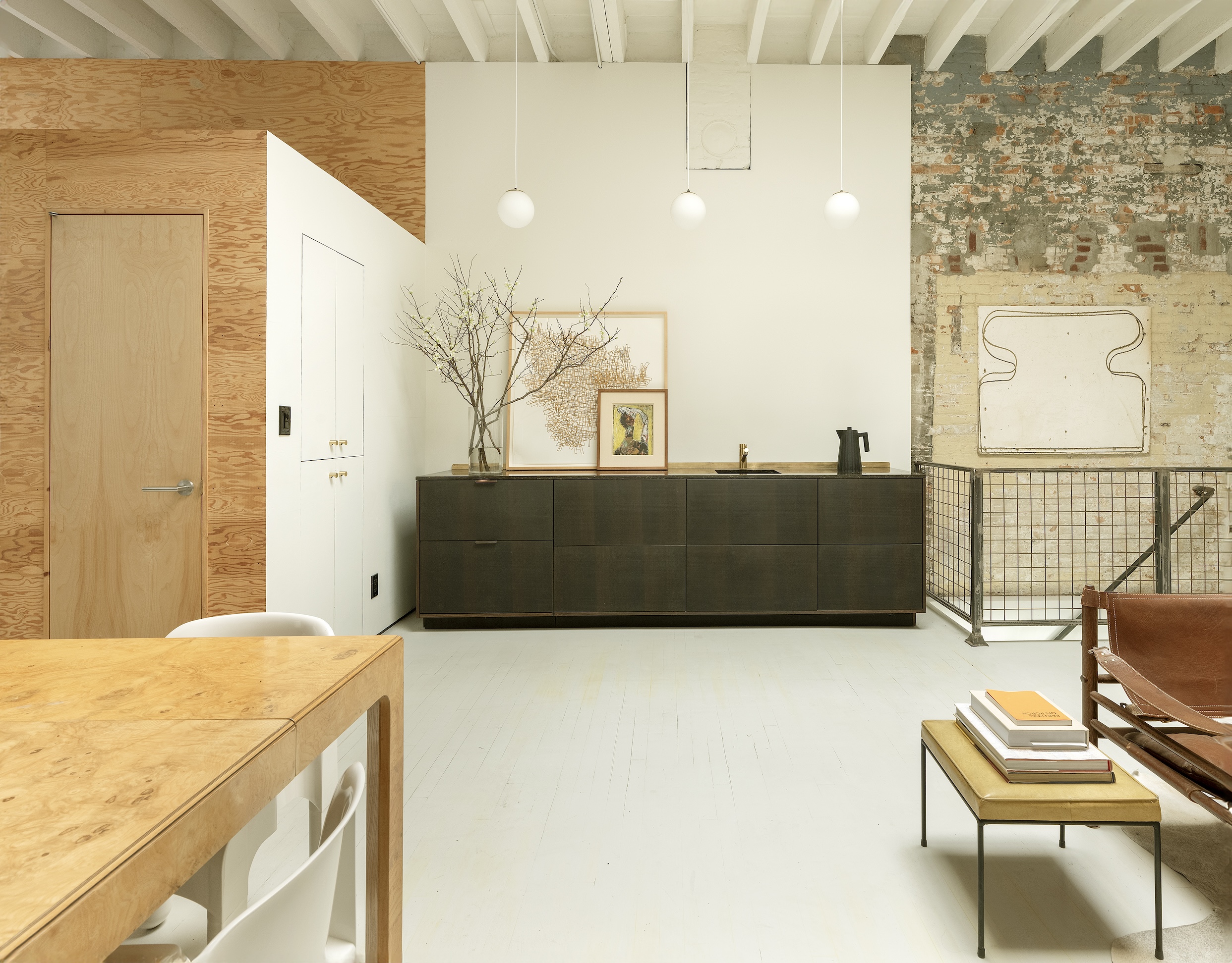 Brick Warehouse Transformed into Live-Work Quarters and Art Gallery in ...