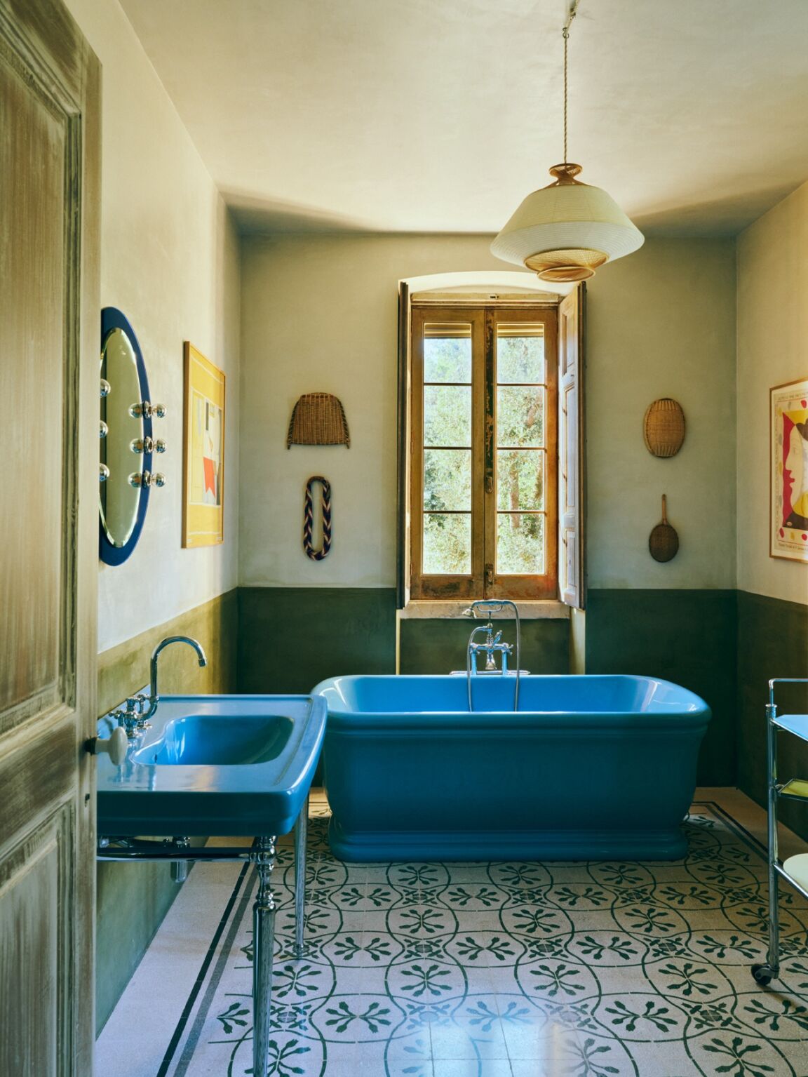 12 Bathrooms with Colorful Porcelain Sinks, Bathtubs, and Toilets