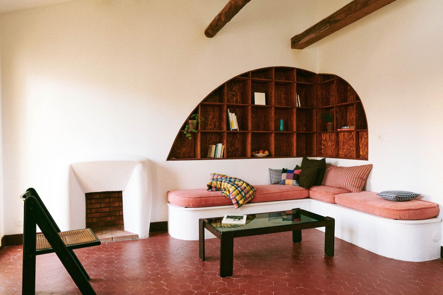 Curves and Circular Cutouts in a Marseille Apartment Building Update by ...